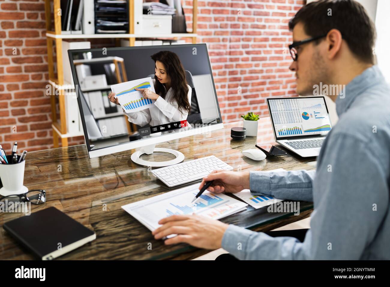 Analyst Showing Plan In Online Video Conference Meeting Stock Photo - Alamy