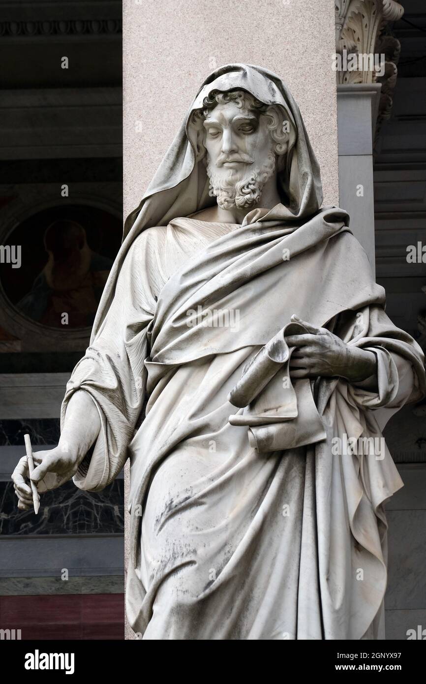 Saint Luke statue in front of the basilica of Saint Paul Outside the ...