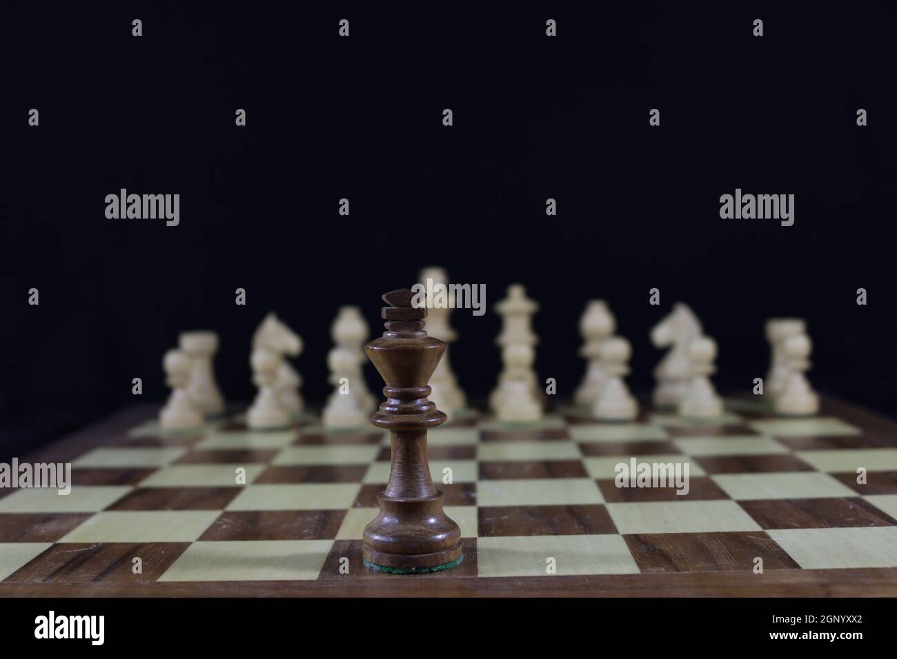 Loose standing figures hi-res stock photography and images - Alamy