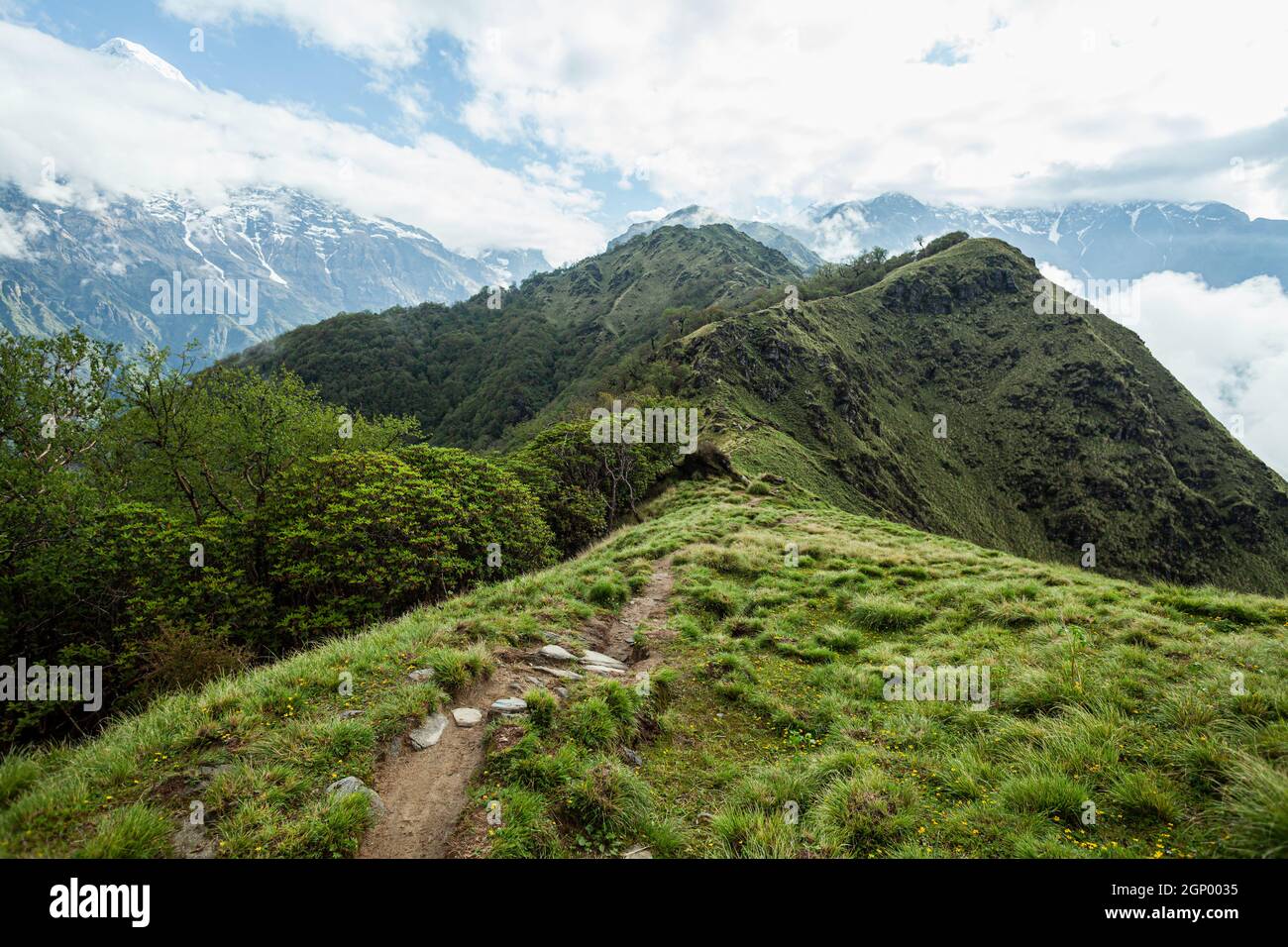 Narrow footpath on the mountain ridge. Trek to Machapuchare, Nepal ...