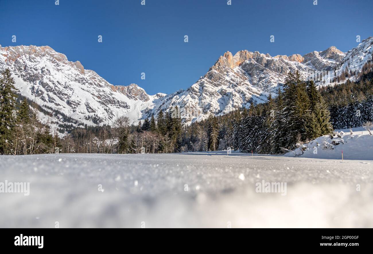 Beautiful idyllic winter landscape: stunning mountain range, snowy ...