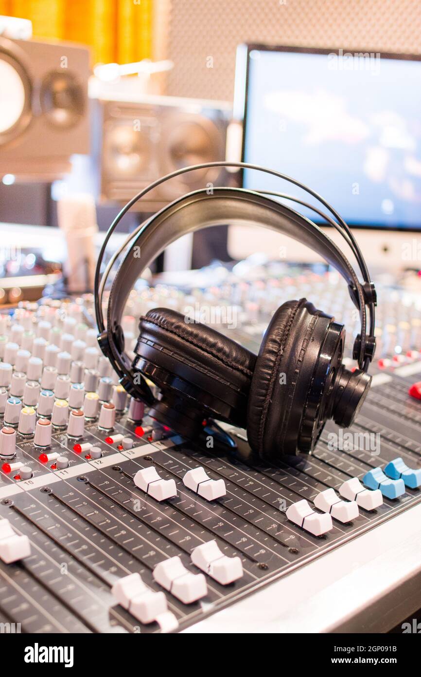 Professional sound recording studio: Headphones on a mixer desk, Radio ...