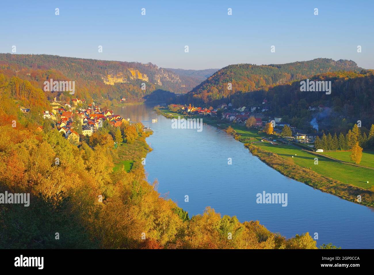 Elbe sandstone mountains, river Elbe and ship with town Wehlen Stock ...