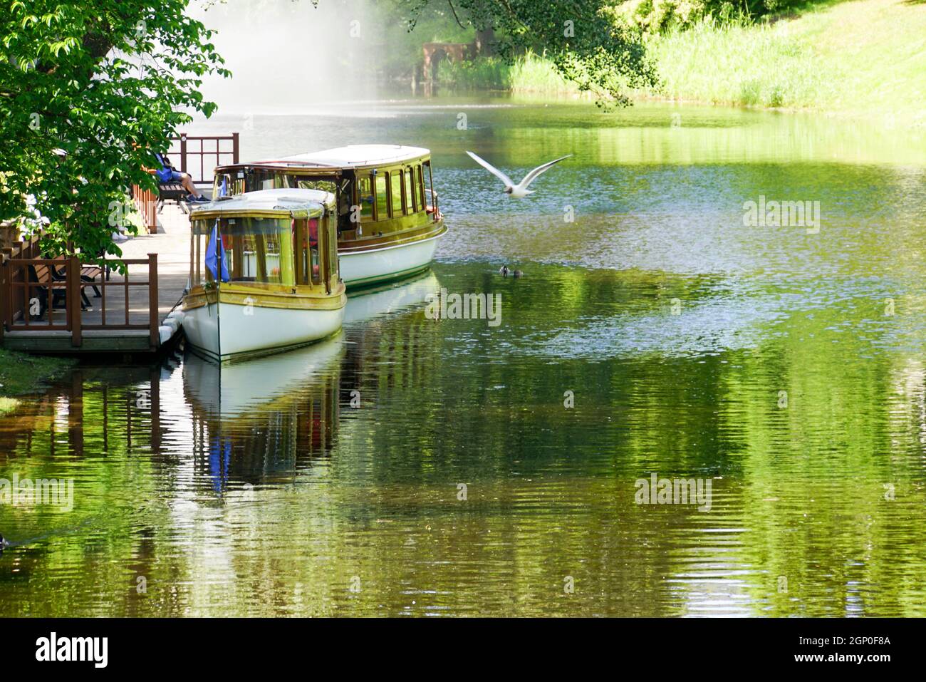 Old canals and tourism parks hi-res stock photography and images - Alamy