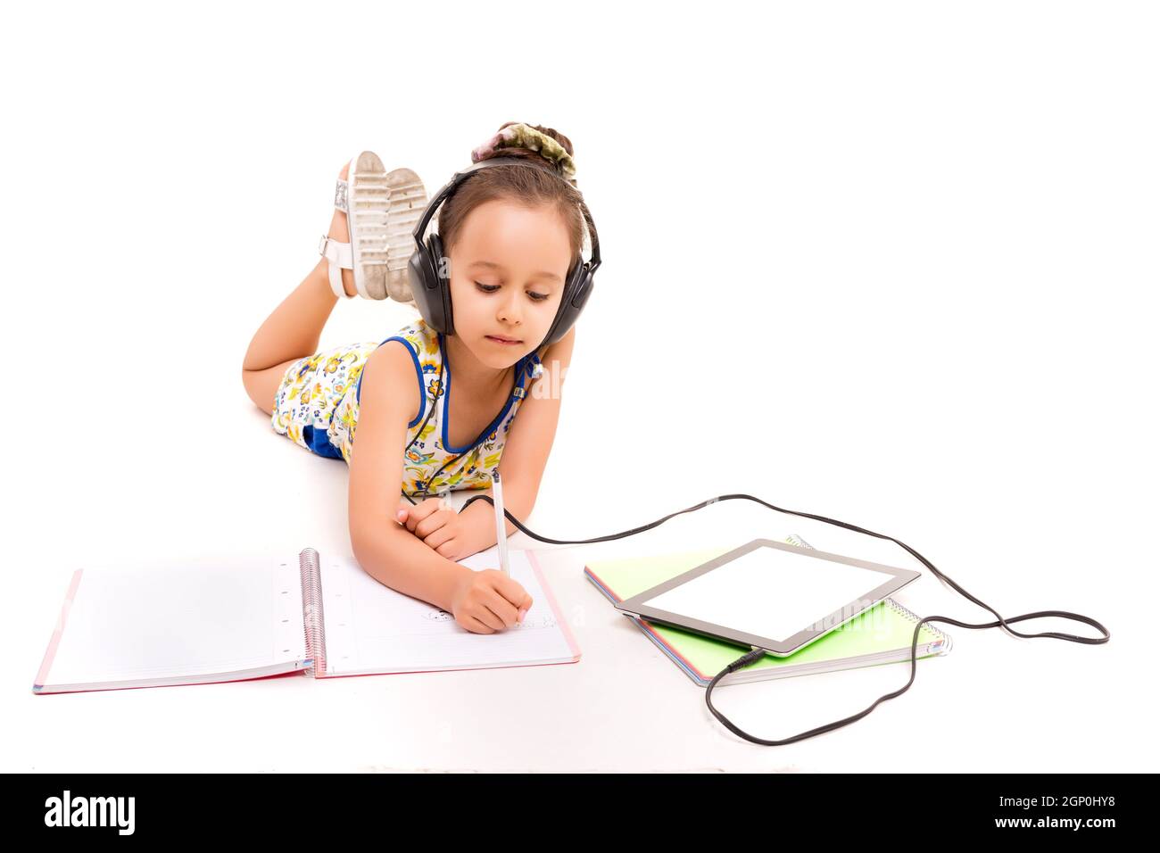 Girl making music computer hi-res stock photography and images - Alamy