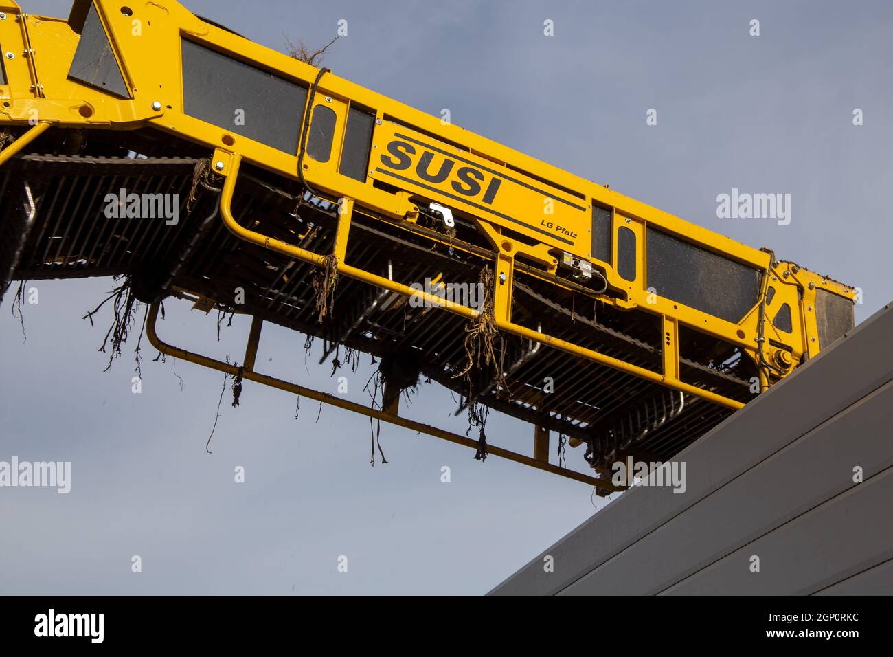 Loading mouse hi-res stock photography and images - Alamy