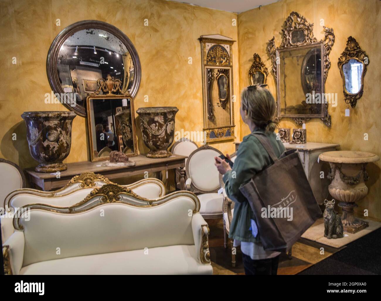 1700s tiles hi-res stock photography and images - Alamy