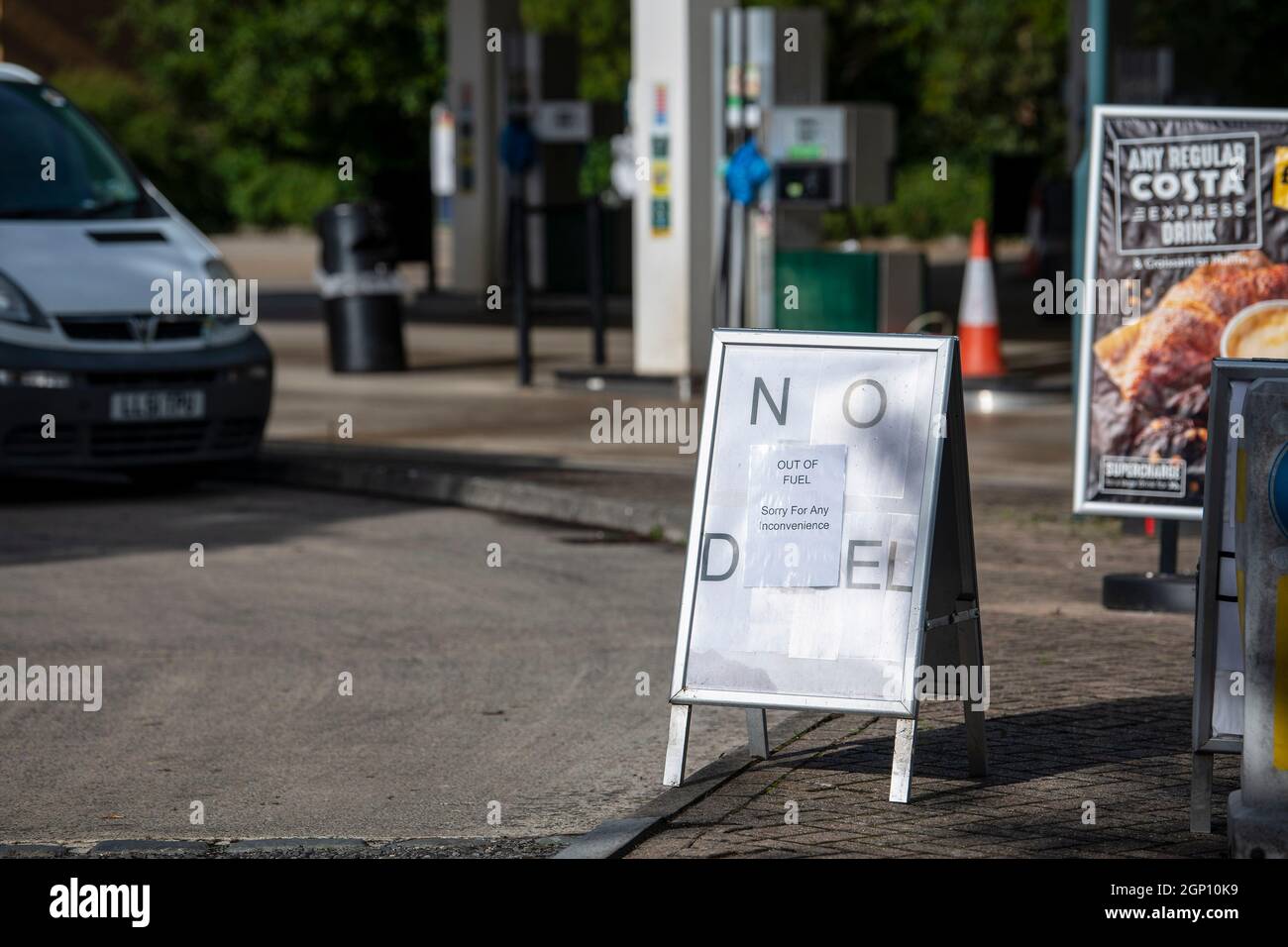 28.09.21. FUEL CRISIS, WILTSHIRE. A Morrisons petrol station in ...