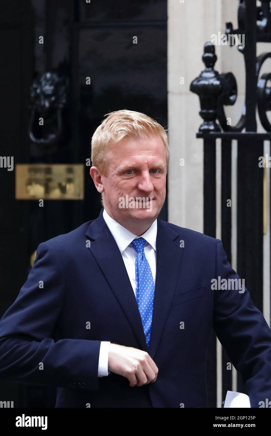 London, UK. 28th Sep, 2021. Oliver Dowden leaves Downing Street No 10 ...