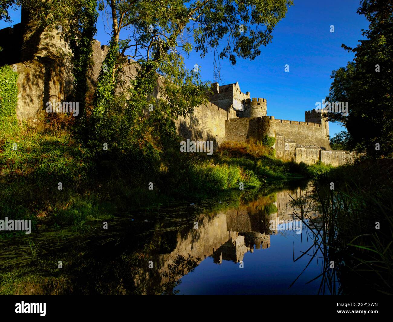 Reflecytions hi-res stock photography and images - Alamy