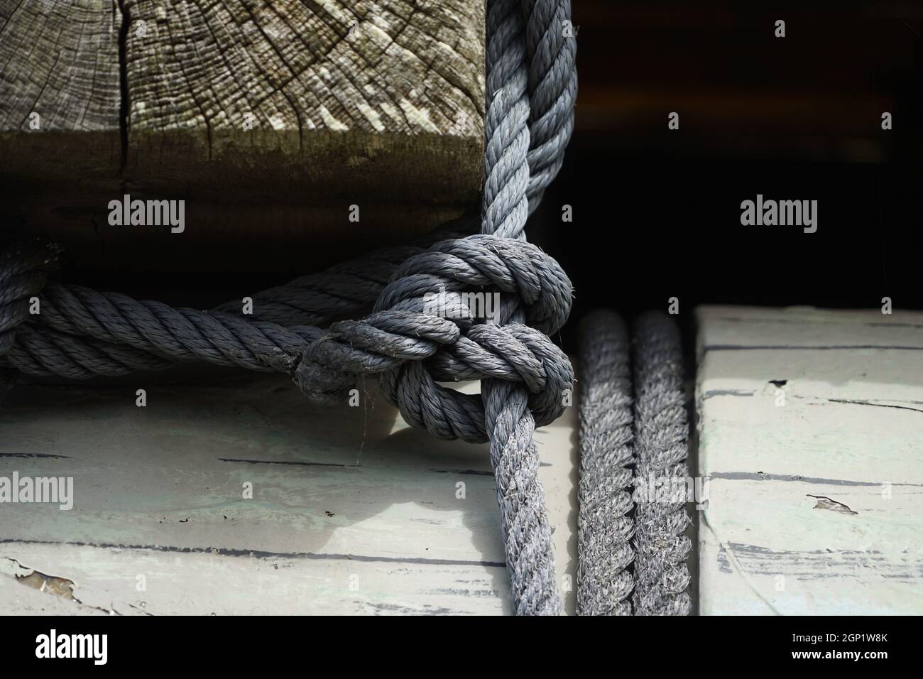Connection of two threads hi-res stock photography and images - Alamy