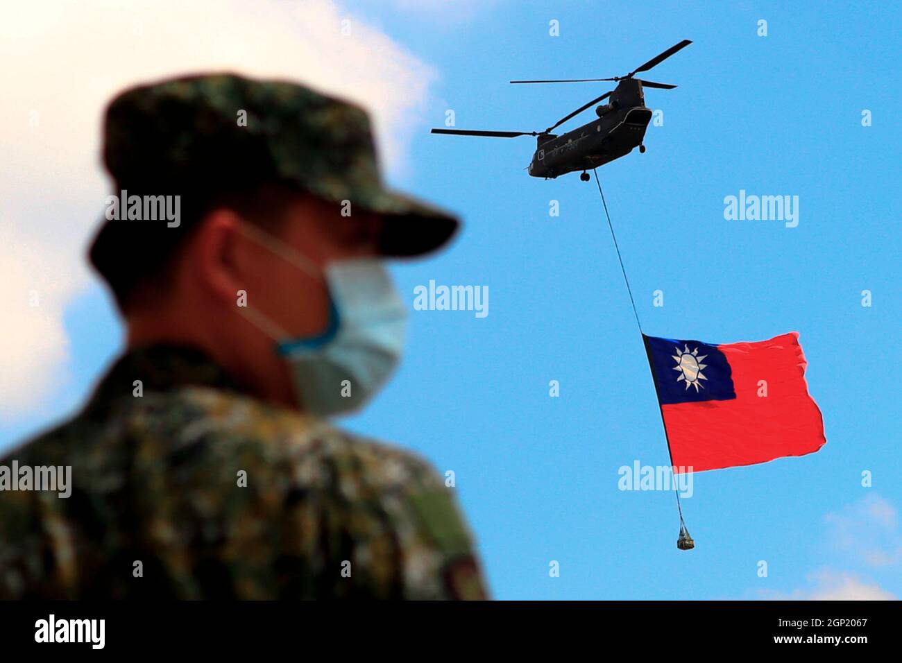 Taoyuan, Taipei, Taiwan. 28th Sep, 2021. A Chinook Helicopter carrying ...