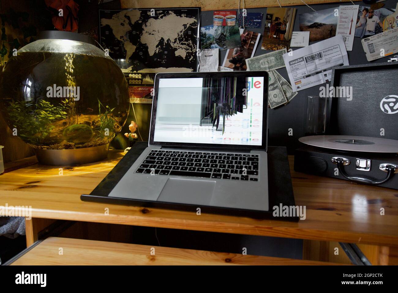 Laptop with a smashed screen (MacBook Pro, Retina 13-inch 2015) with a ...