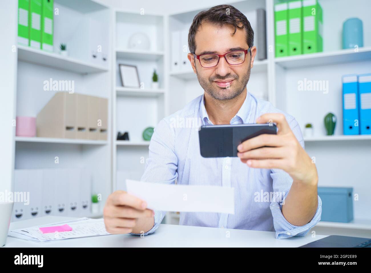 Qr code scan me hi-res stock photography and images - Alamy