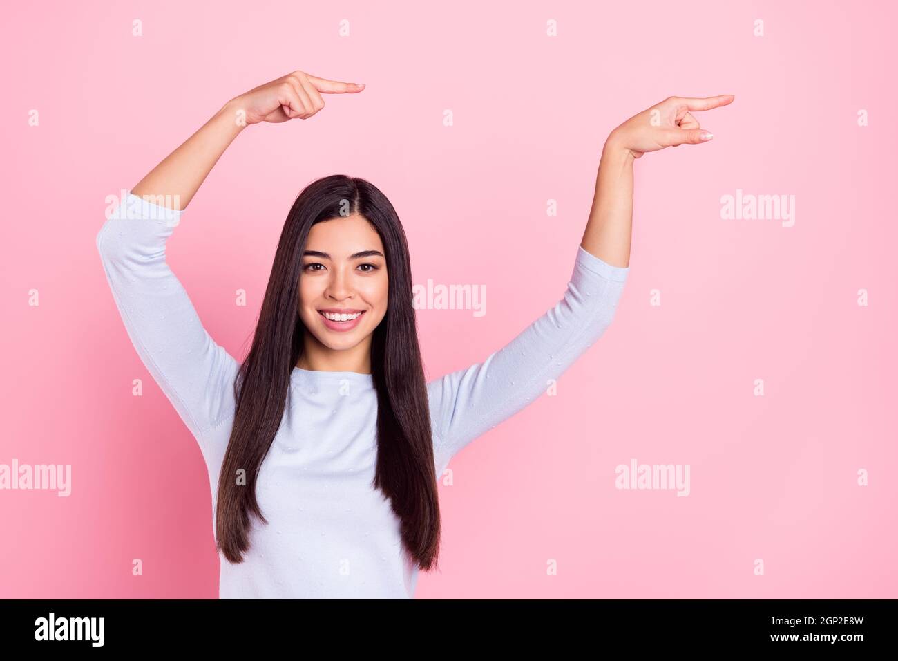 Photo portrait of girl recommending advising blank space isolated on ...