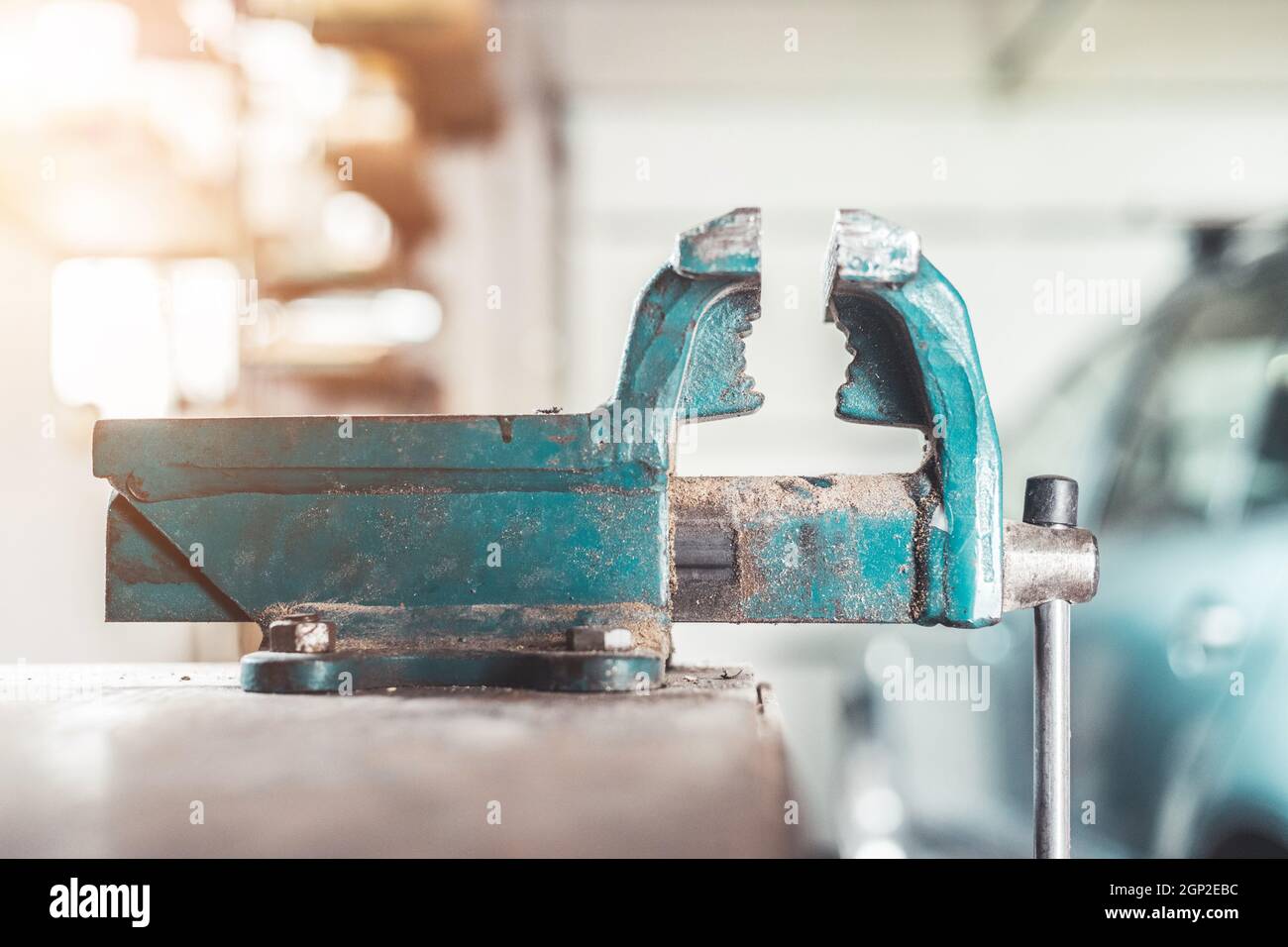 Parallel vise hi-res stock photography and images - Alamy