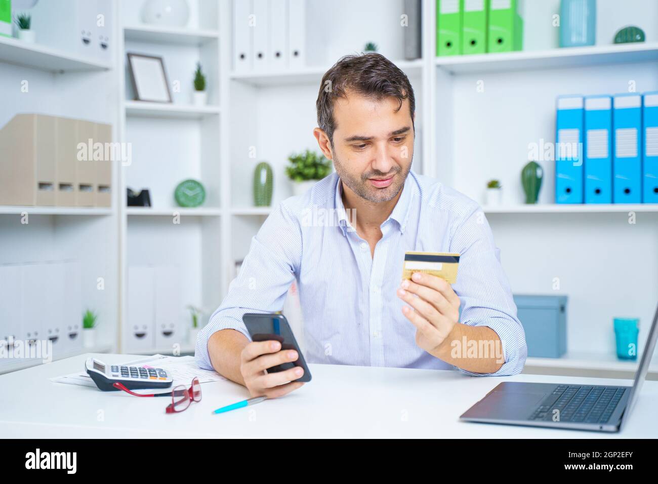 Online banking system hi-res stock photography and images - Alamy