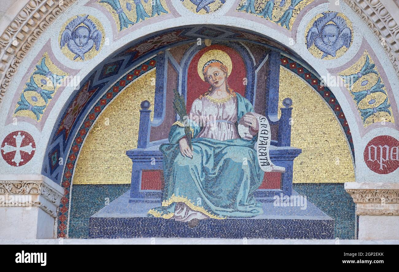 Modena dome facade hi-res stock photography and images - Alamy