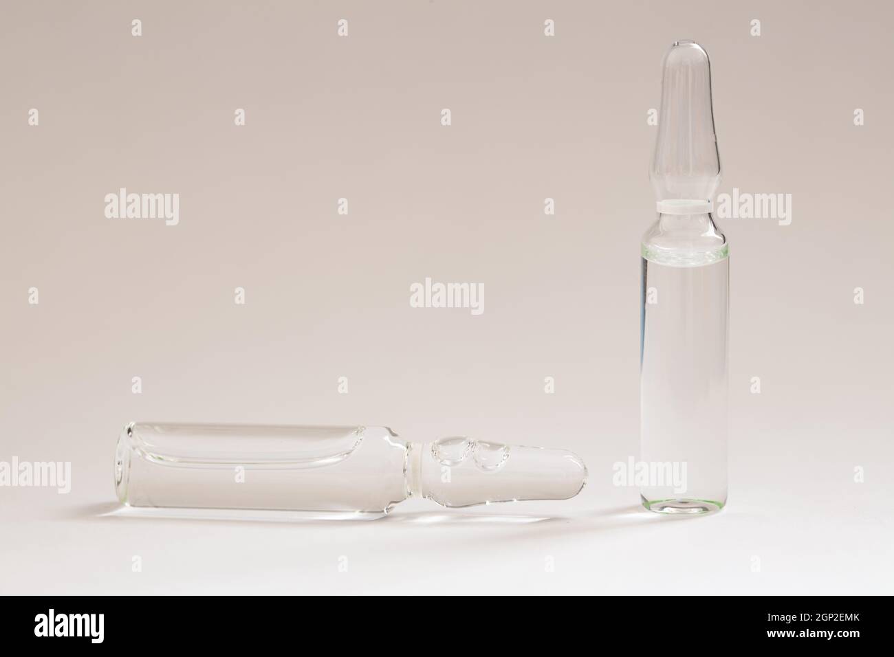 Glass medical ampoules for injection. Ampoules with vaccine, medicine ...