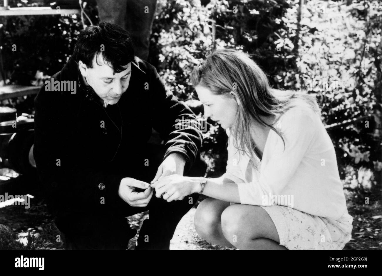 THE GIFT, from left: director Sam Raimi, Cate Blanchett, on set, 2000 ...