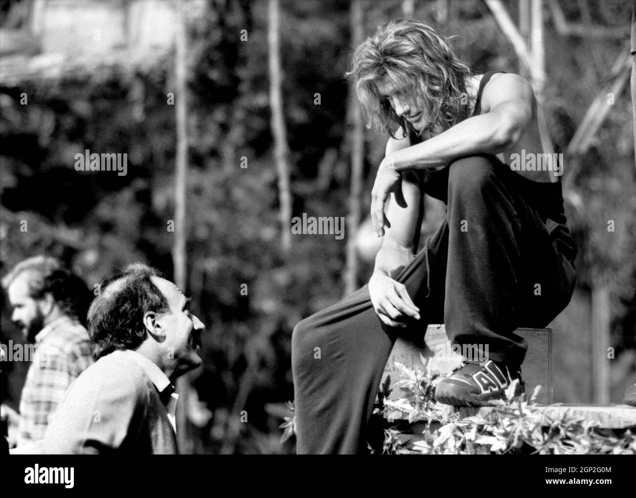 GEORGE OF THE JUNGLE, from left: director Sam Weisman, Brendan Fraser ...