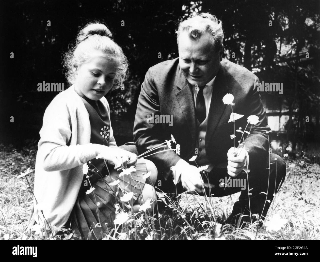 HEIDI, from left: Eva Maria Singhammer as Heidi, Ernst Schroeder, 1965 ...