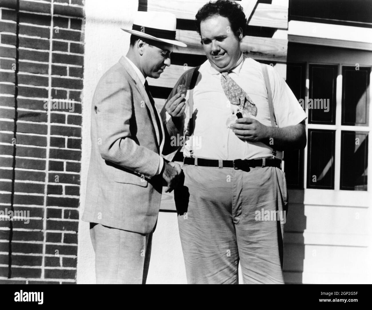 THE HEART IS A LONELY HUNTER, from left: Alan Arkin, Chuck McCann, 1968 Stock Photo - Alamy