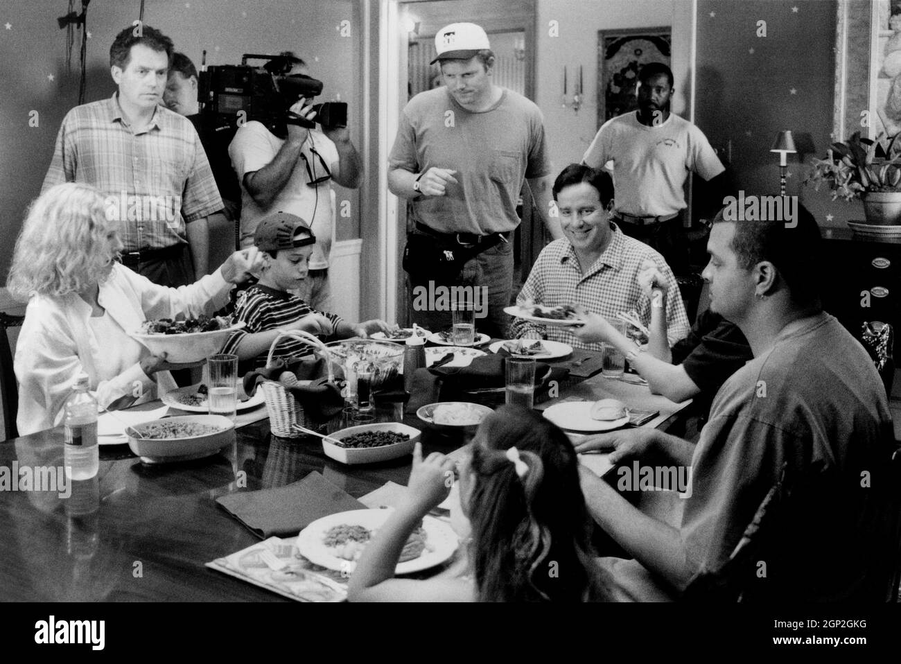 HOUSEGUEST, clockwise, from left: Kim Greist, Chauncey Leopardi ...