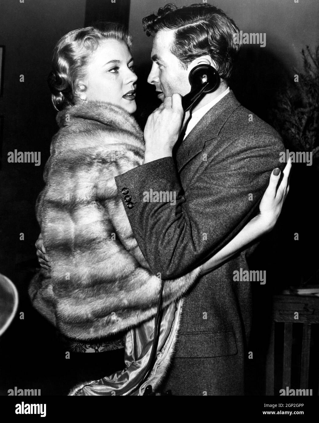 I, THE JURY, from left, Peggie Castle, Biff Elliot, 1953 Stock Photo ...