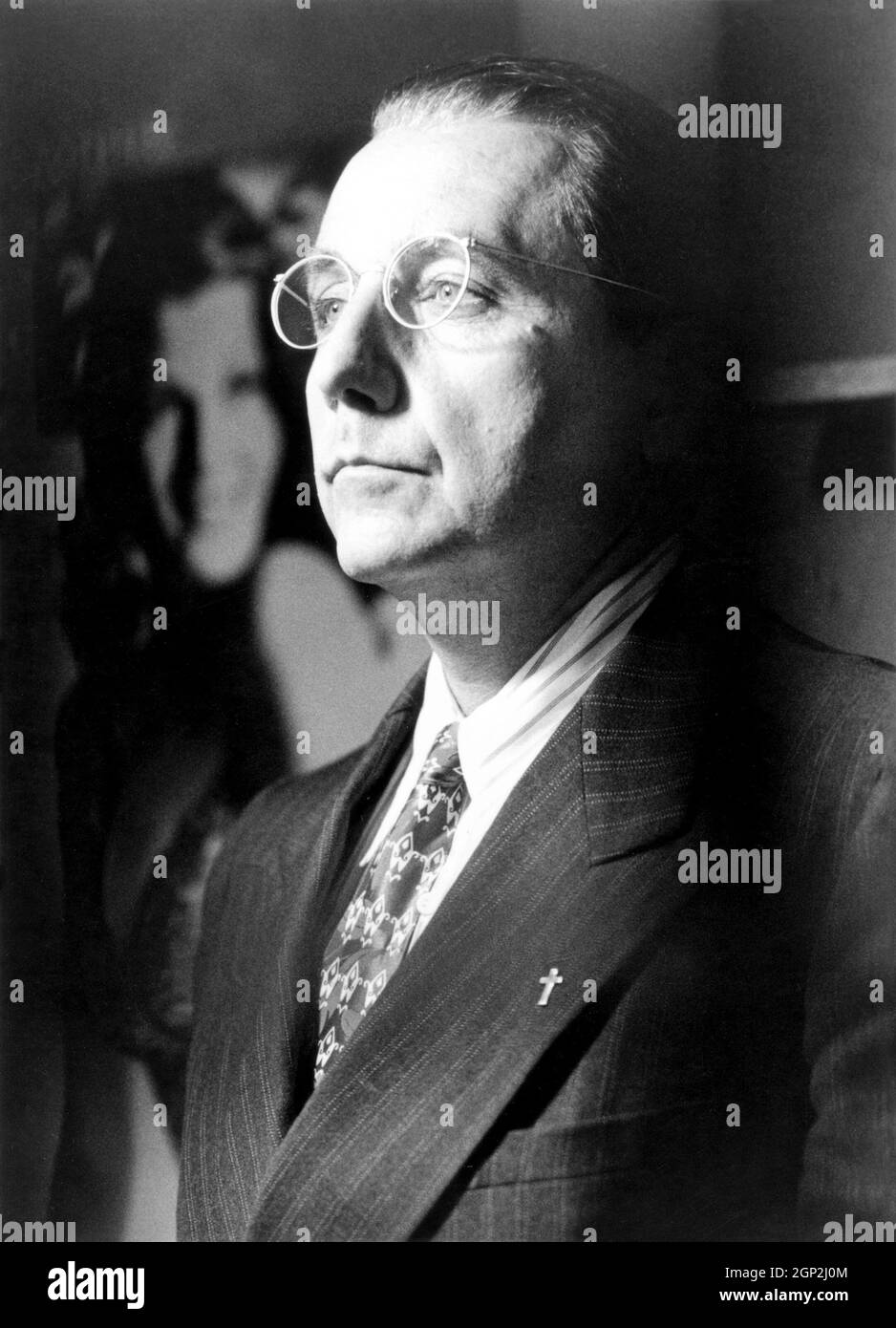 THE SHAWSHANK REDEMPTION, Bob Gunton, with poster of Rita Hayworth in ...