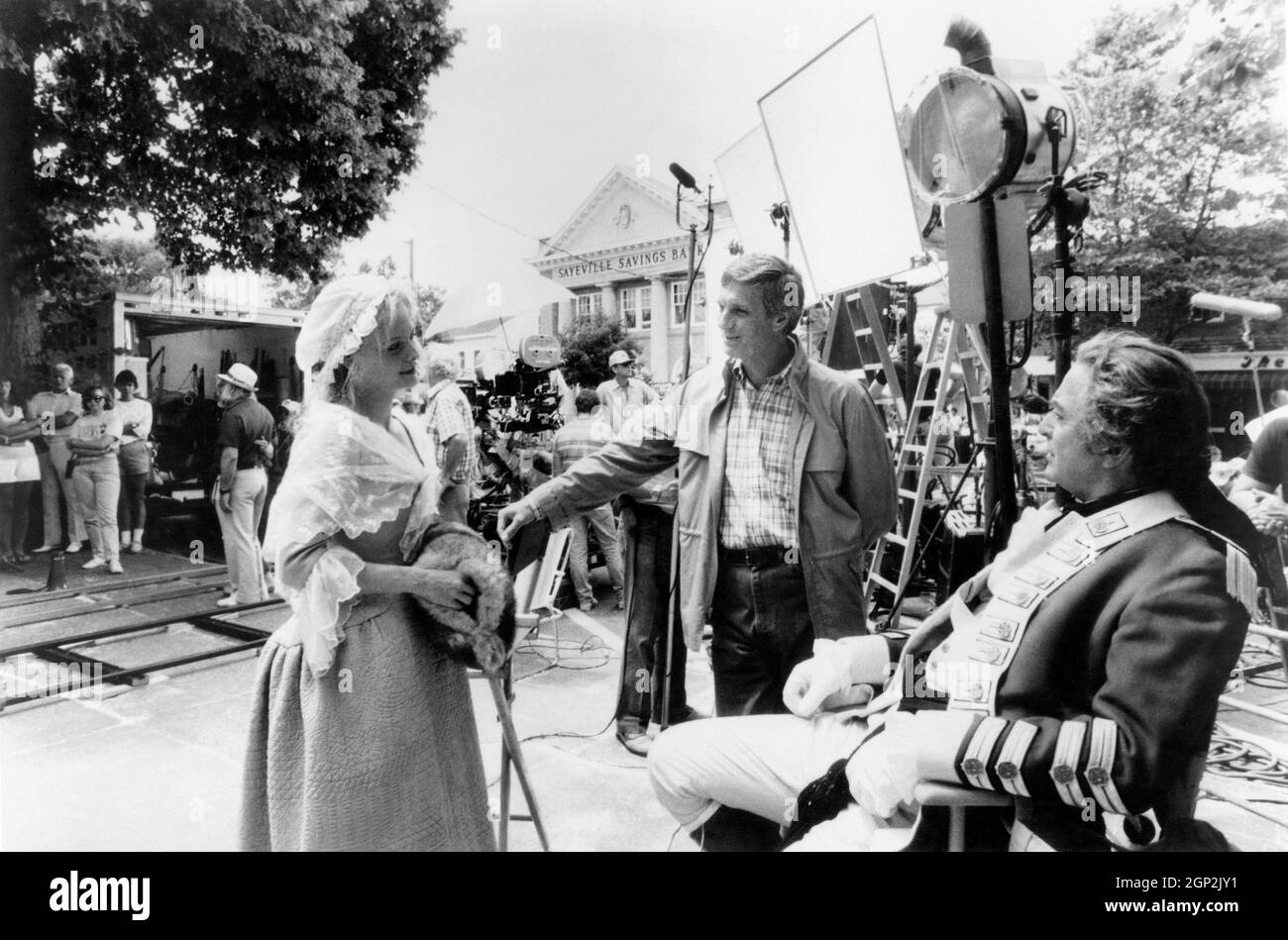 SWEET LIBERTY, from left, Michelle Pfeiffer, Alan Alda, Michael Caine ...