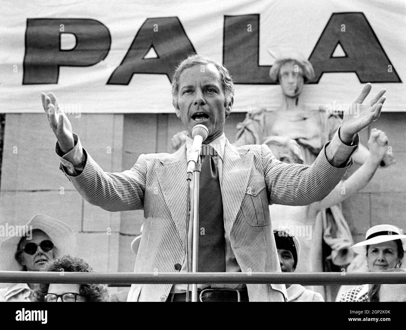 TAXI DRIVER, Leonard Harris, 1976. ph: © Columbia Pictures / courtesy ...