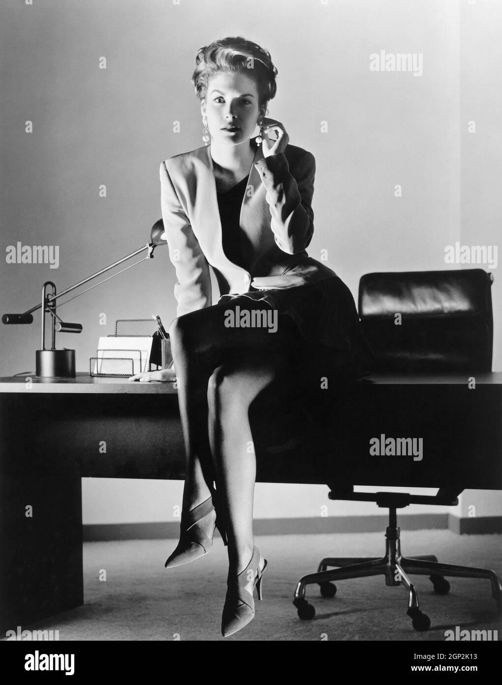 THE TEMP, Lara Flynn Boyle, 1993. ph: Matthew Ralston / © Paramount ...