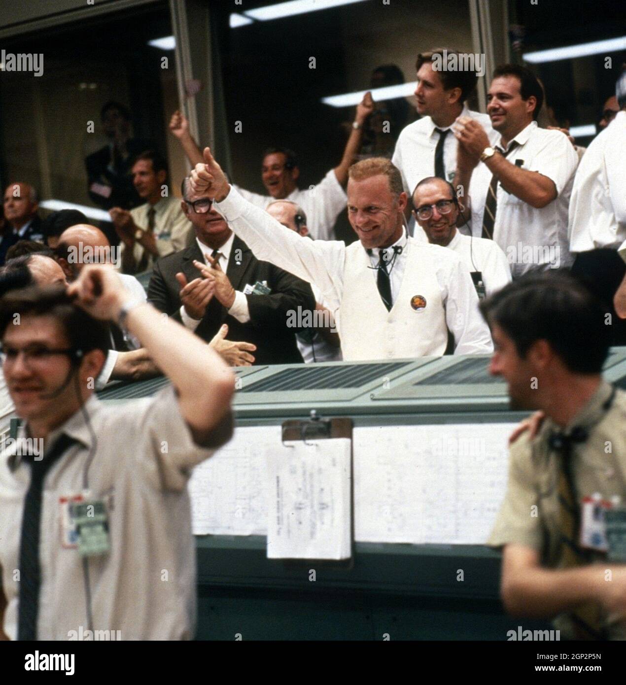 APOLLO 13, Ed Harris (center), 1995. © Universal Pictures /Courtesy ...