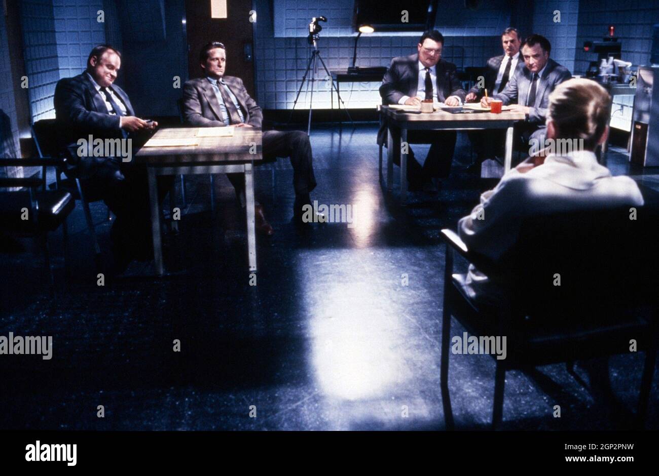 BASIC INSTINCT, from left: George Dzundza, Michael Douglas, Wayne ...