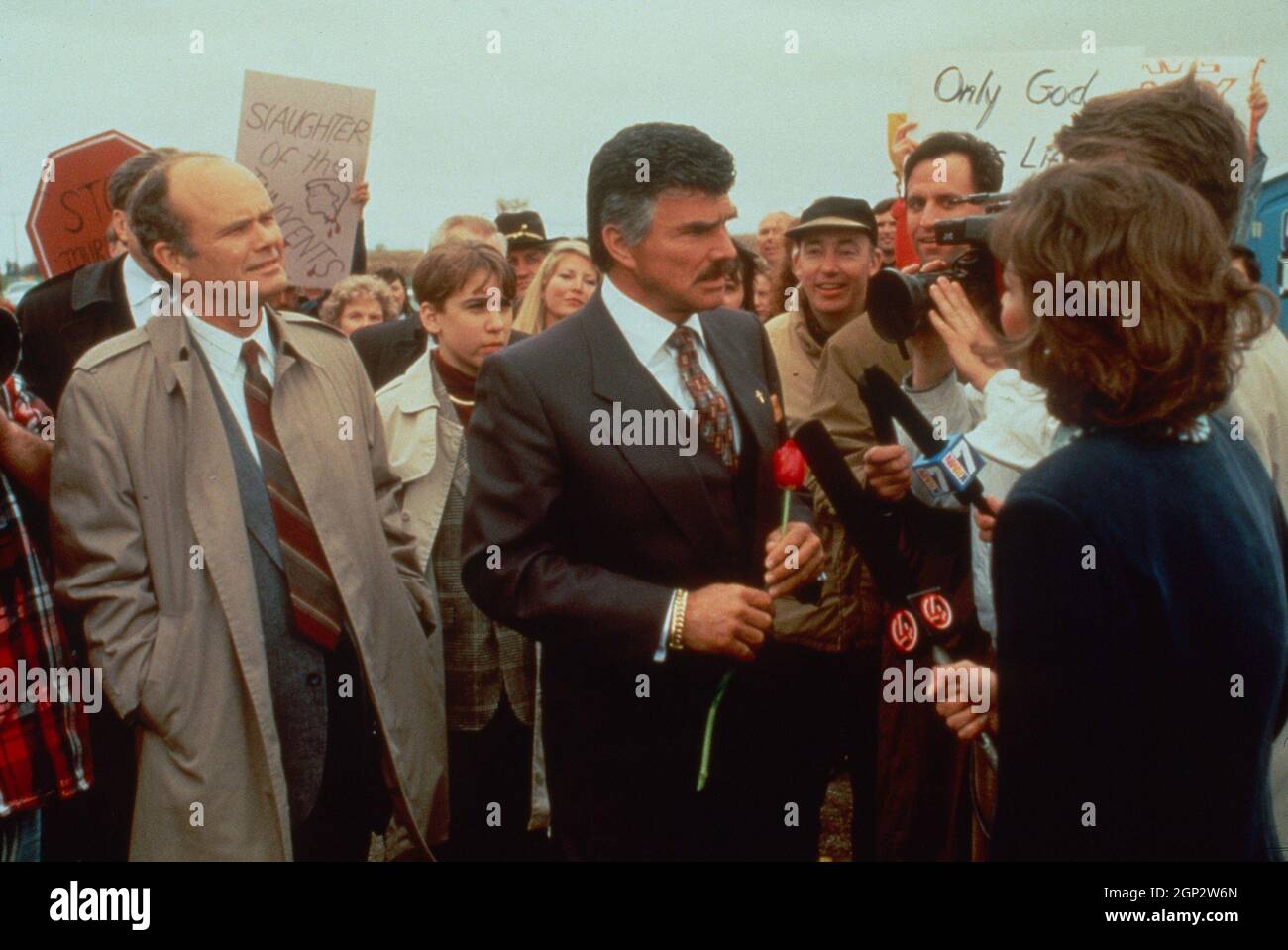 CITIZEN RUTH, (from left): Kurtwood Smith, Burt Reynolds, 1996. ph ...