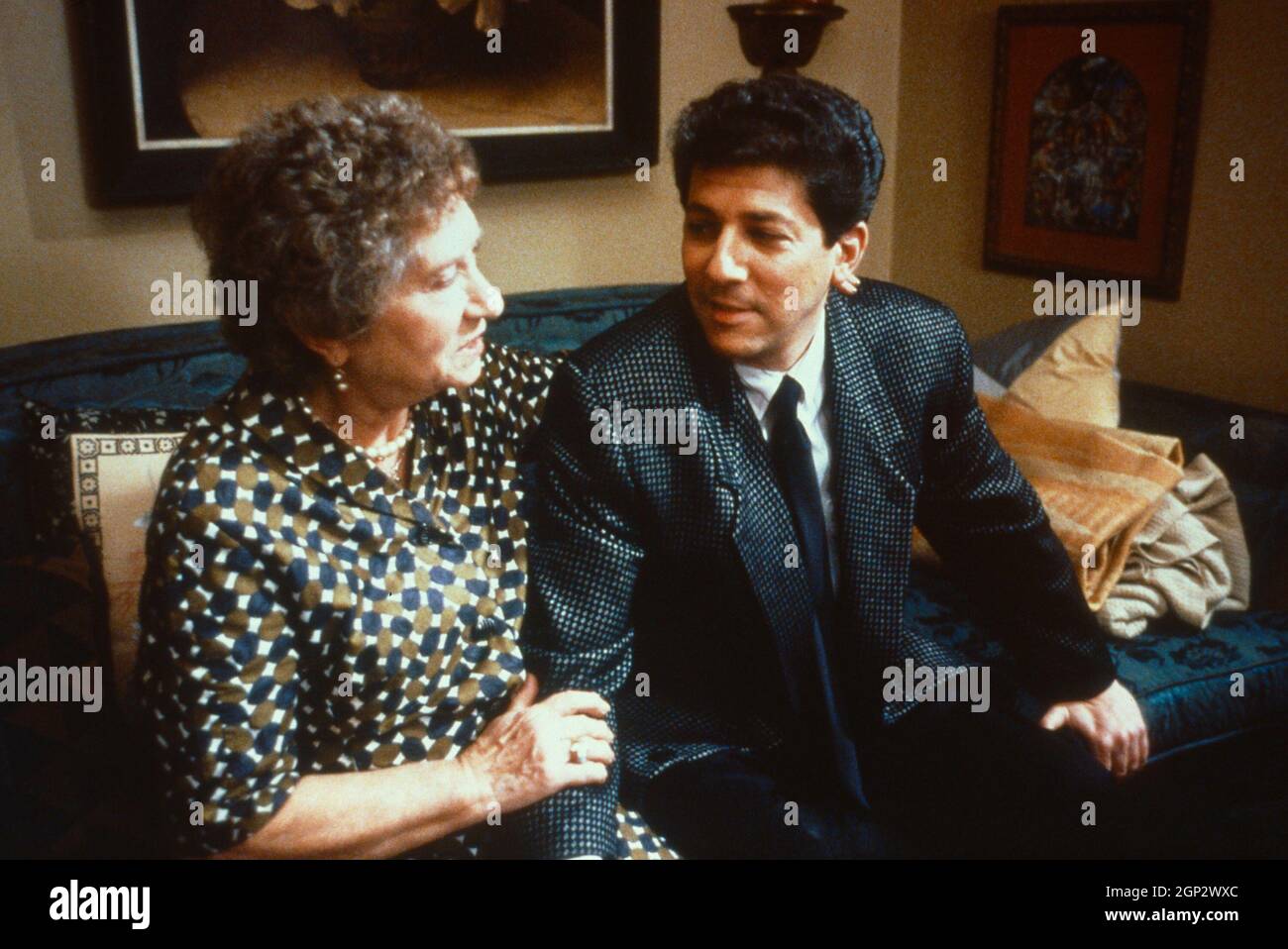 CROSSING DELANCEY, from left: Reizl Bozyk, Peter Riegert, 1988 ...