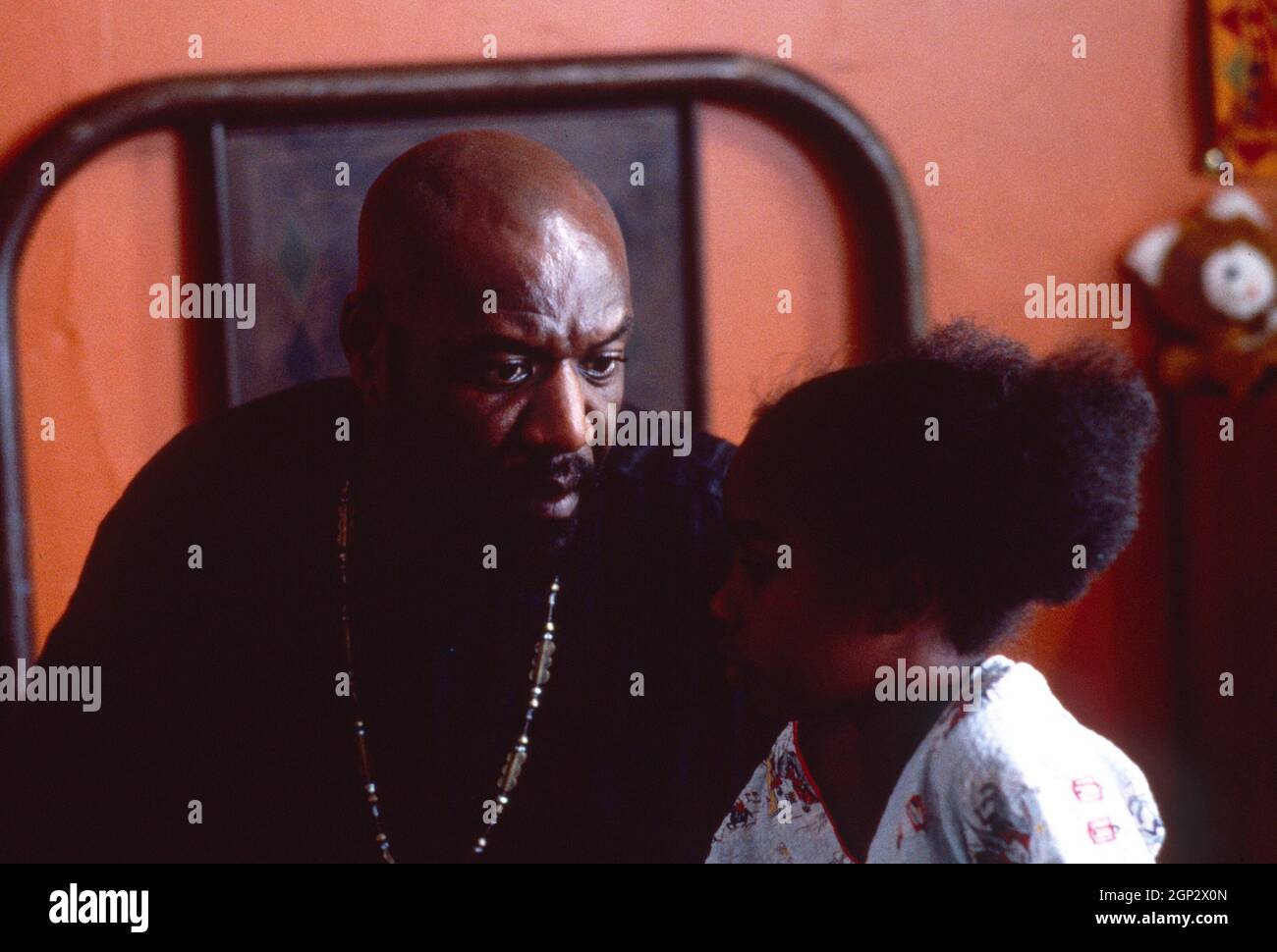 CROOKLYN, from left: Delroy Lindo, Zelda Harris, 1994. ph: David Lee ...