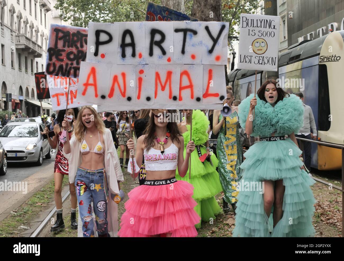 Many models spot parade during Milano fashion week before Dolce ...