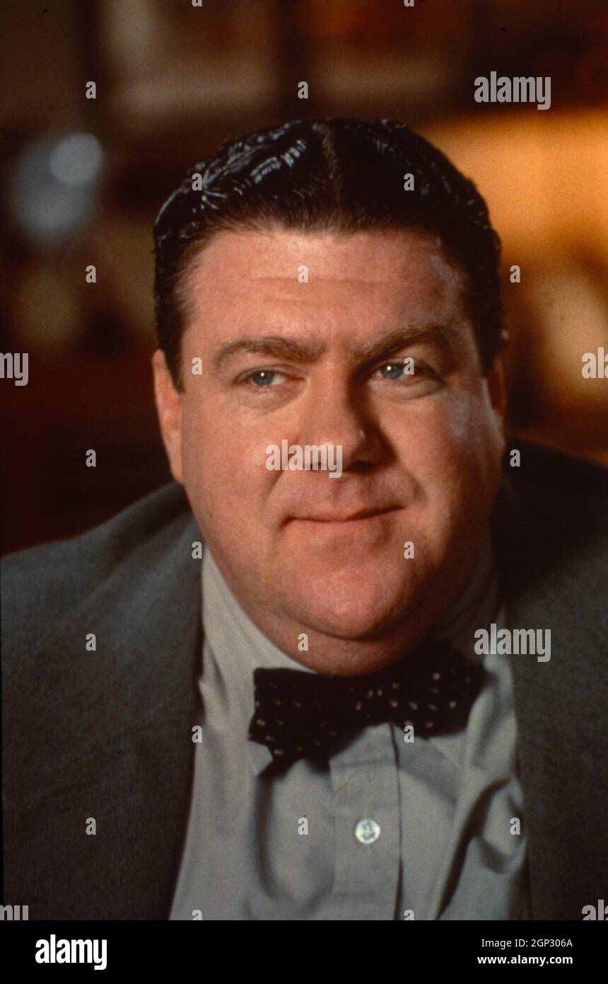 FOREVER YOUNG, George Wendt, 1992. © Warner Bros. / courtesy Everett ...