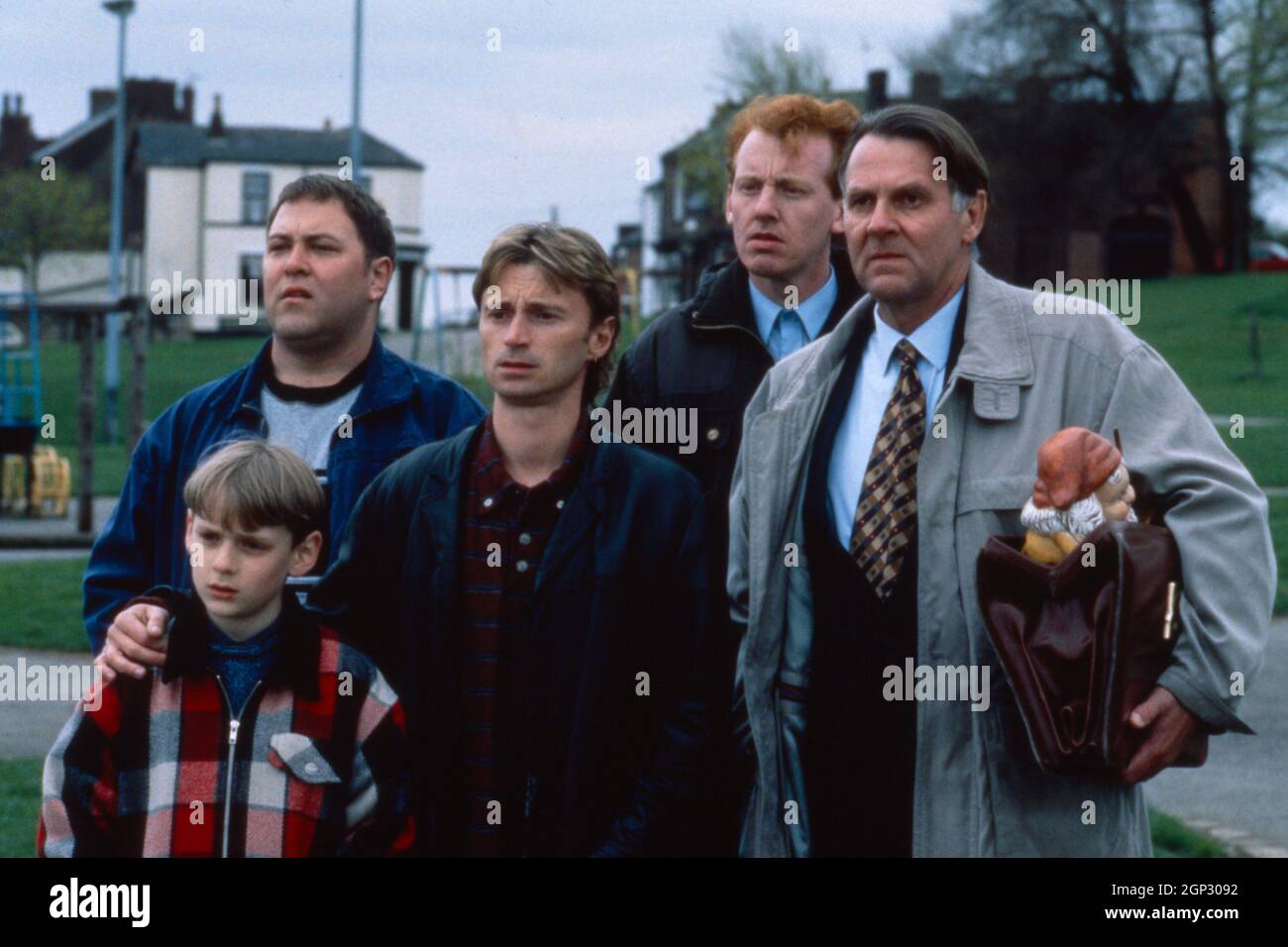 THE FULL MONTY, from left: Wim Snape, Mark Addy, Robert Carlyle, Steve ...