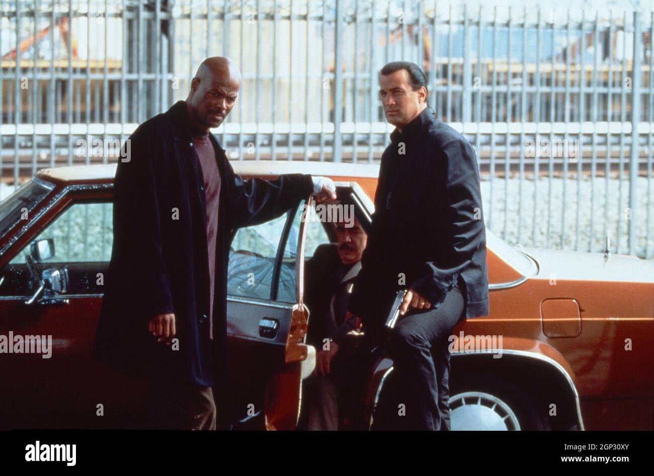 THE GLIMMER MAN, from left: Keenan Ivory Wayans, Brian Cox, Steven ...