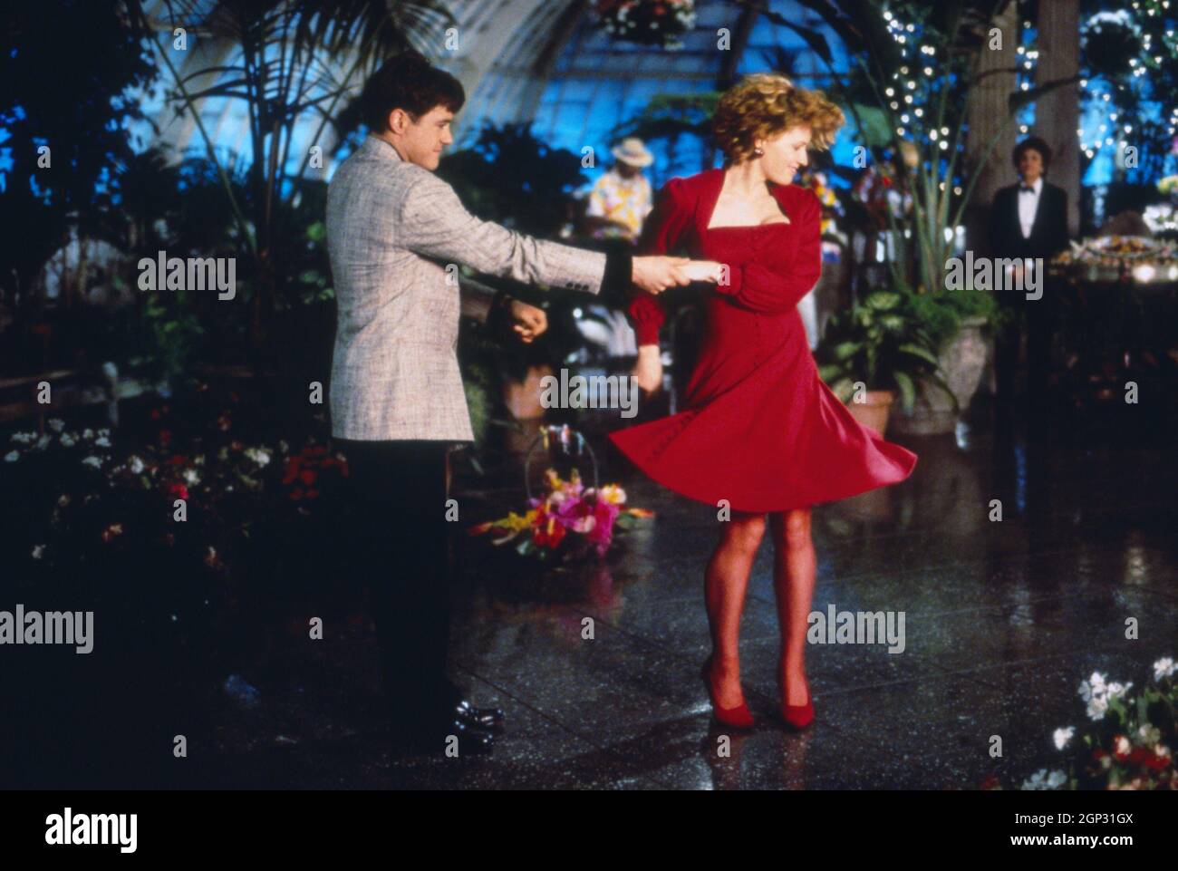 HEART AND SOULS, from left: Robert Downey Jr., Elisabeth Shue, 1993. ph ...