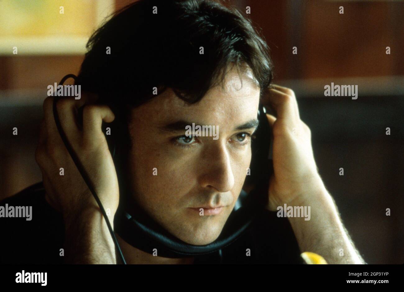 HIGH FIDELITY, John Cusack, 2000. ph: Melissa Moseley / © Buena Vista ...
