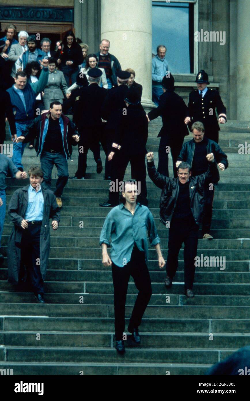 IN THE NAME OF THE FATHER, front center: Daniel Day-Lewis, 1993. ph ...