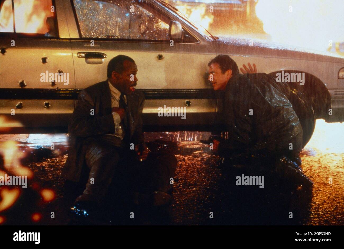 Danny glover lethal weapon 1992 hi-res stock photography and images - Alamy