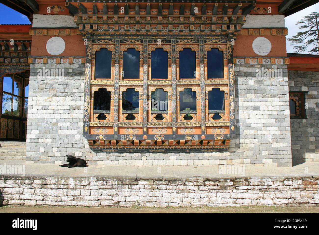 traditional bhutanese building at dochula pass in bhutan Stock Photo ...