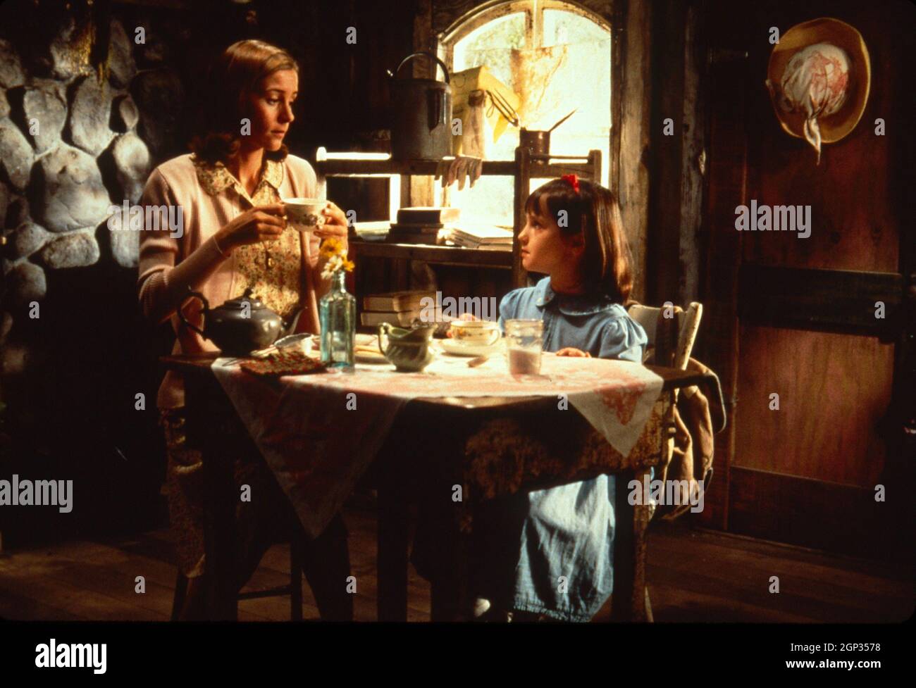 MATILDA, from left: Embeth Davidtz, Mara Wilson, 1996. © TriStar ...