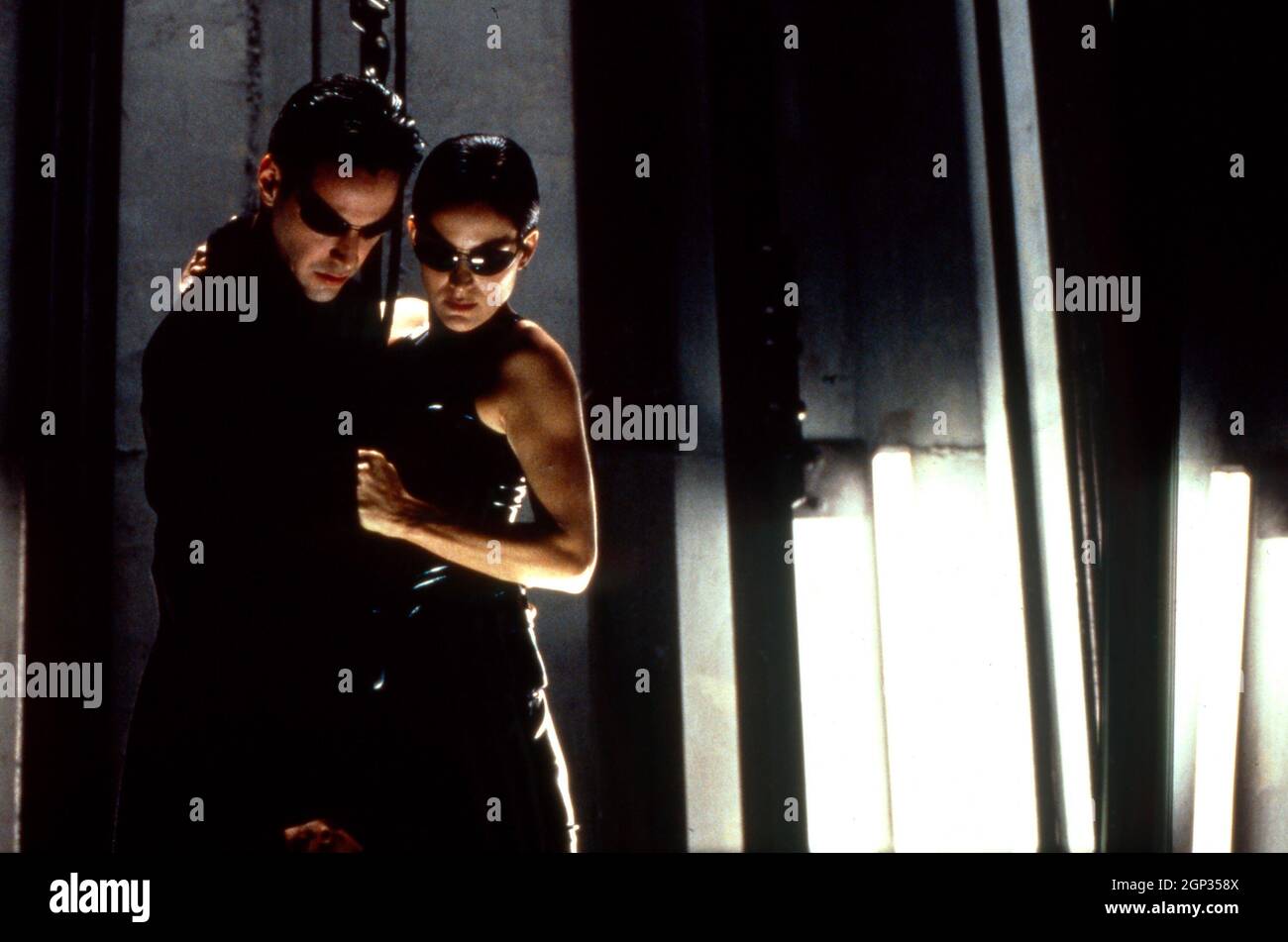 THE MATRIX, Keanu Reeves, Carrie-Anne Moss, 1999. © Warner Bros ...