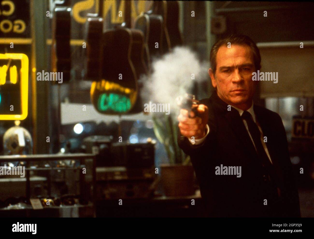 MEN IN BLACK, Tommy Lee Jones, 1997. © Columbia Pictures / Courtesy ...